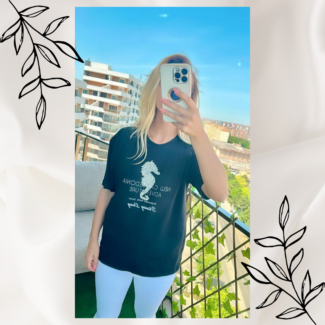 Deniz Atı İşlemeli Tişört