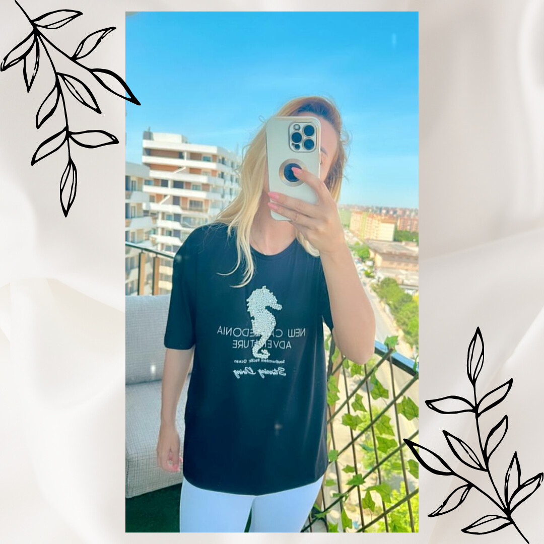 Deniz Atı İşlemeli Tişört